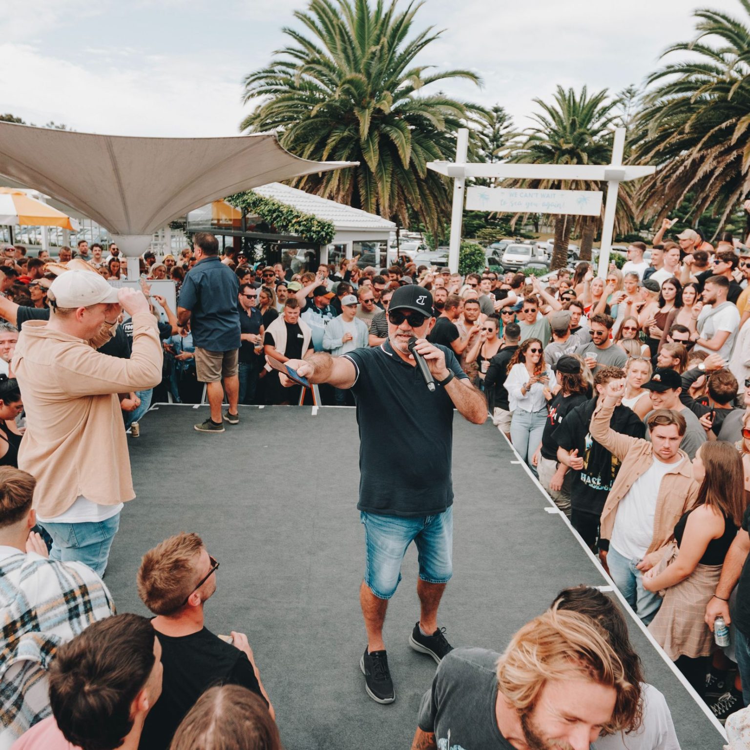 Anzac Day - Towradgi Beach Hotel